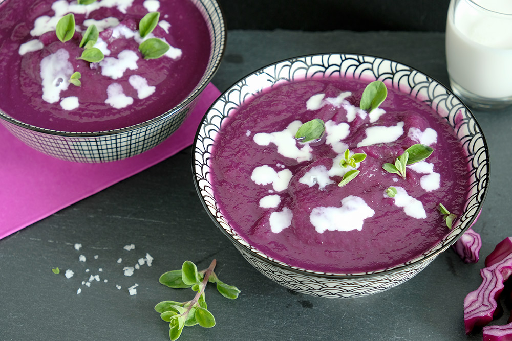 Recept: vegan rodekoolsoep met gember en limoen - Best wel Bewust